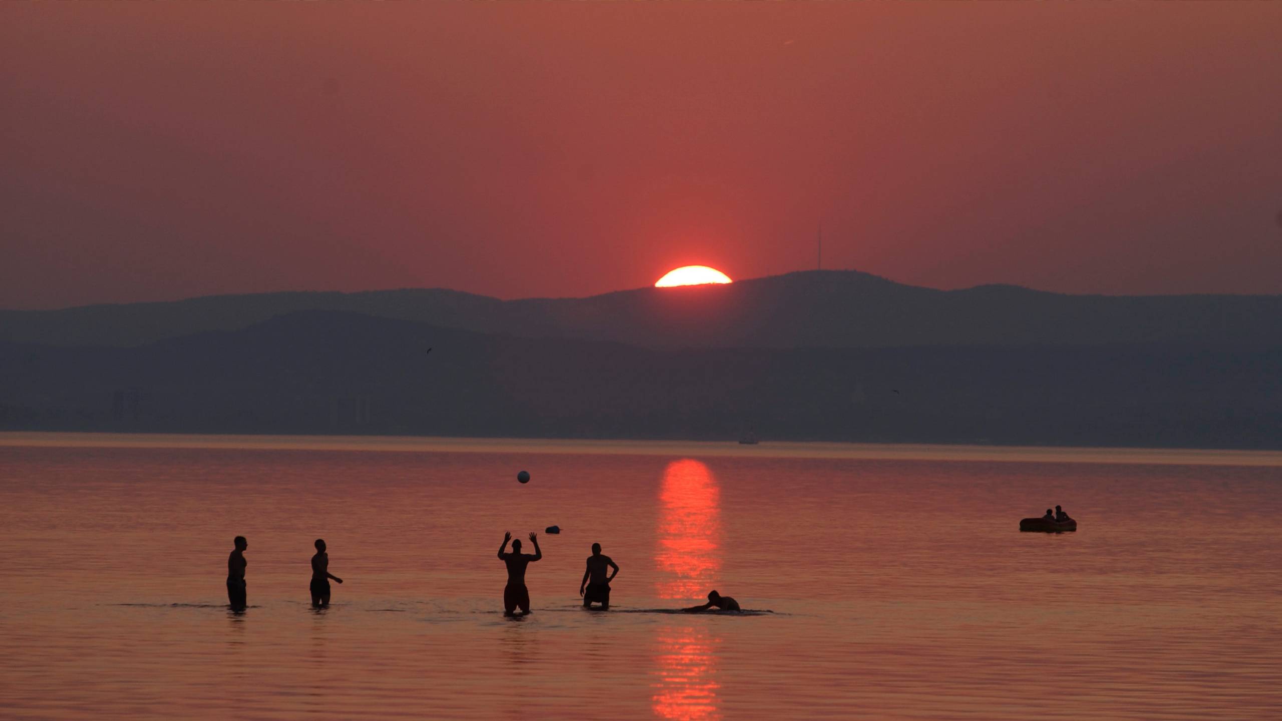 Lelle Hotel | Közvetlenül a Balaton partján